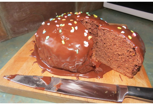 Simple Simon Iced Chocolate Cake - Real Recipes from Mums